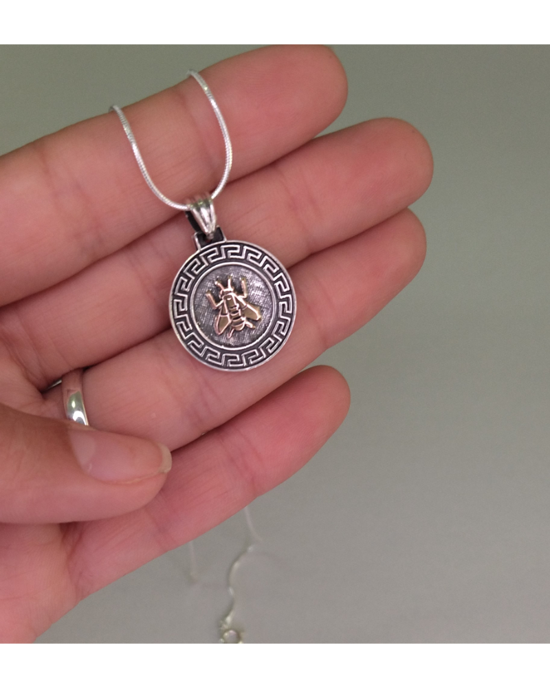 MEDALLA DE PROFESION CON GUARDA GRIEGA – Pirámide Joyas